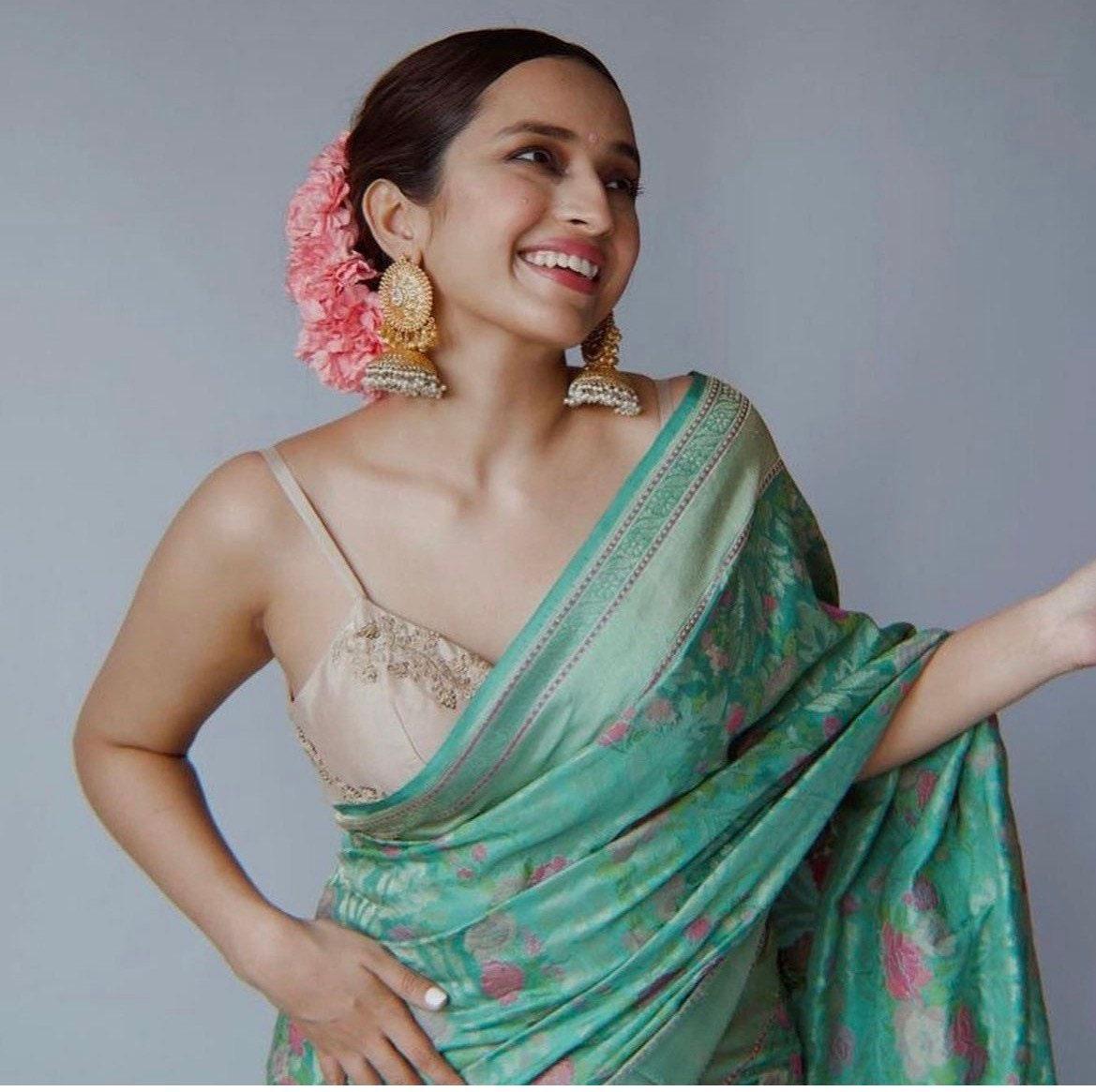 Big earrings for saree store